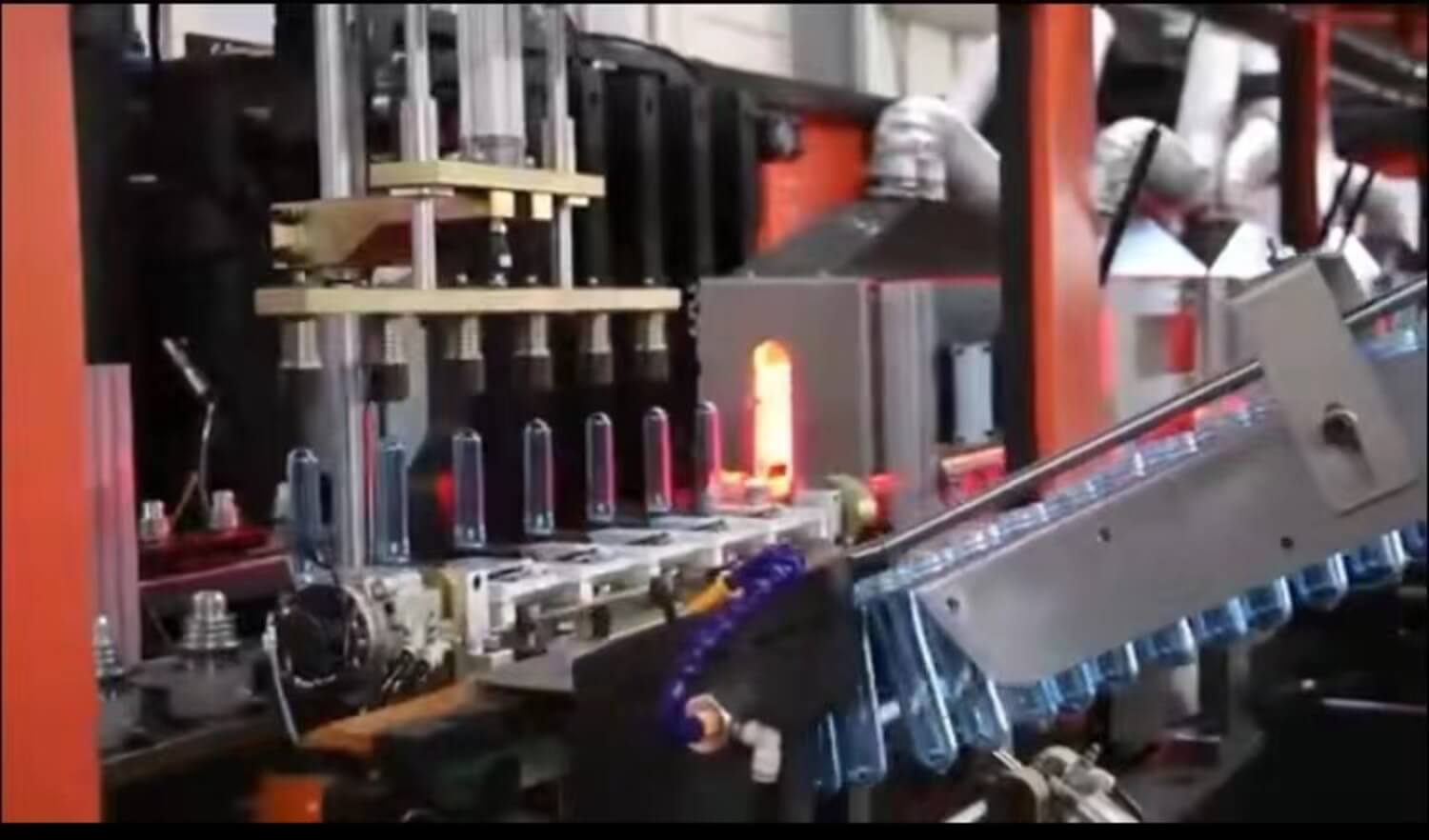 Automatic PET Bottle Blowing Machine - BeyondMachine