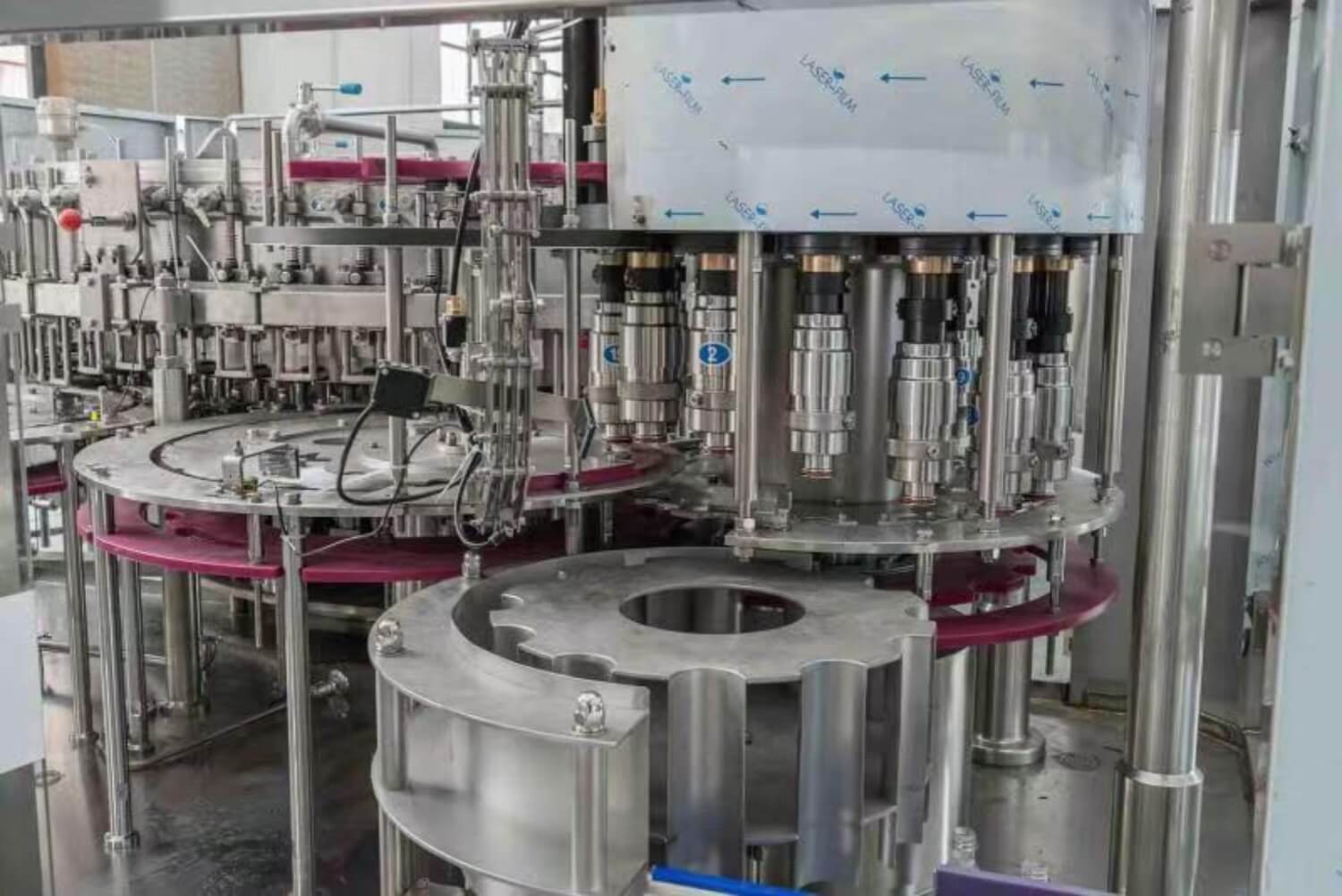 High Speed 60 Heads Carbonated Drink Filling Machine