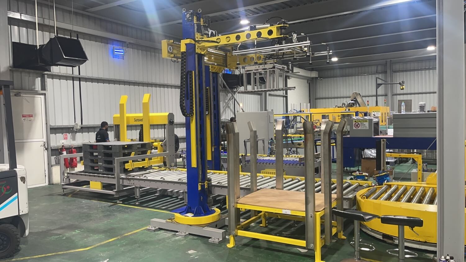 Automatic Servo Palletizer for Carton Box and Bags - BeyondMachine