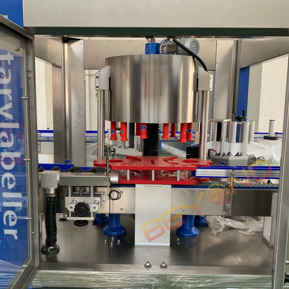 Etiquetadora OPP lineal vs. rotativa: ¿Cuál es la mejor para su línea de bebidas? - BeyondMachine